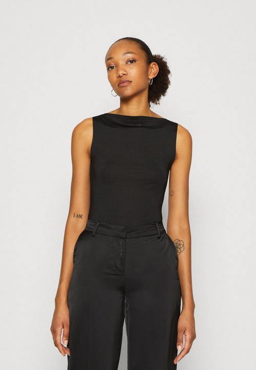 Weekday Klær, Sko & Accessories | Dameklær | Mote til damer på nett ...