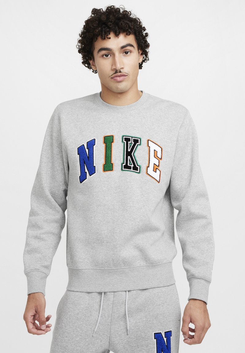 Nike Sportswear CLUB CREW LETTERS - Sweater - dk grey/grijs - Zalando.nl