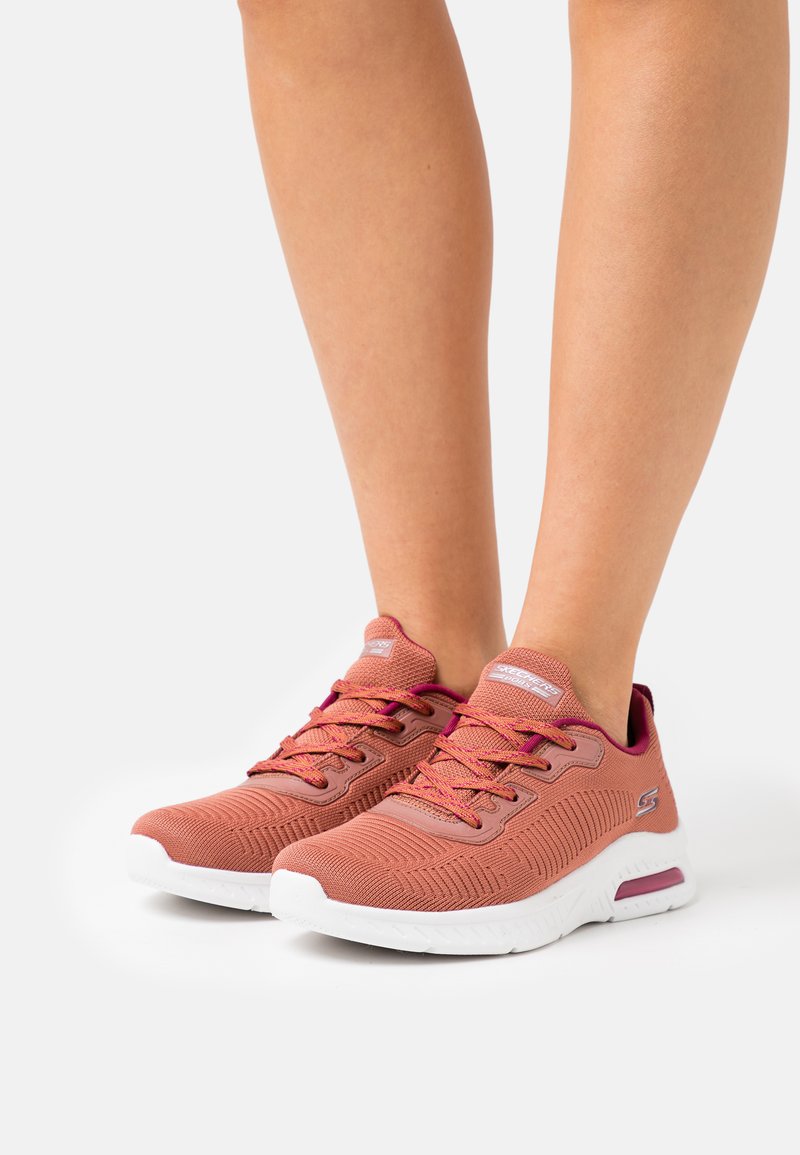 Skechers Sport BOBS SQUAD CHAOS AIR - Trainers - rust/red - Zalando.co.uk