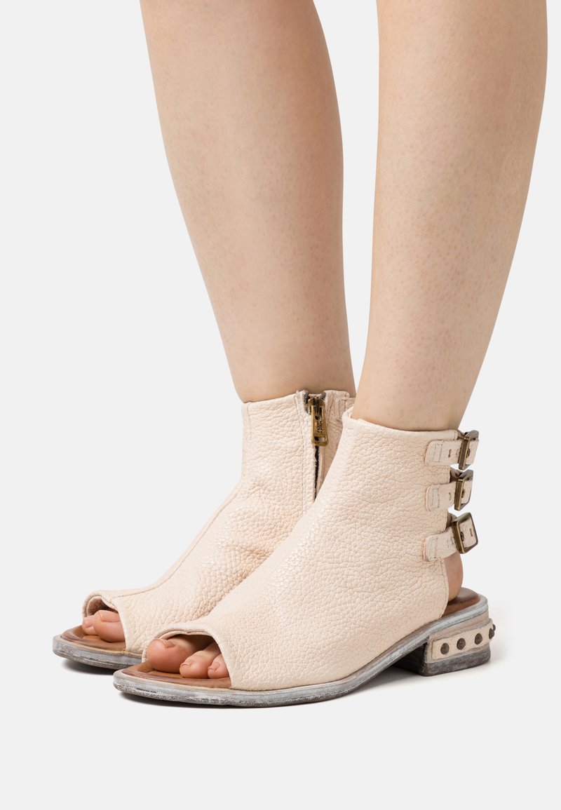 A.S.98 GEA - Sandalias tobilleras - milk/camel/crema - Zalando.es