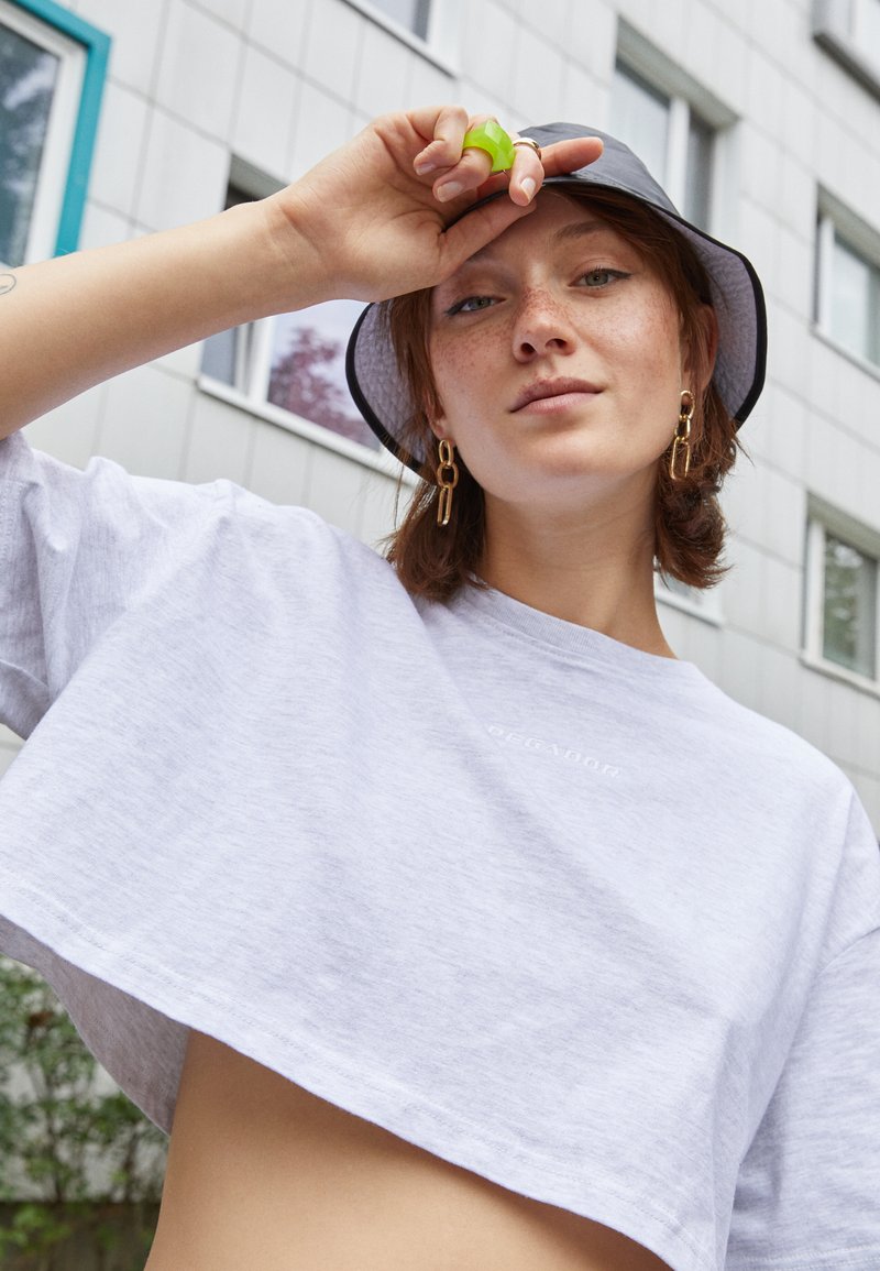 Pegador LAYLA OVERSIZED CROPPED TEE - T-Shirt basic - light grey melange/hellgrau - Zalando.de