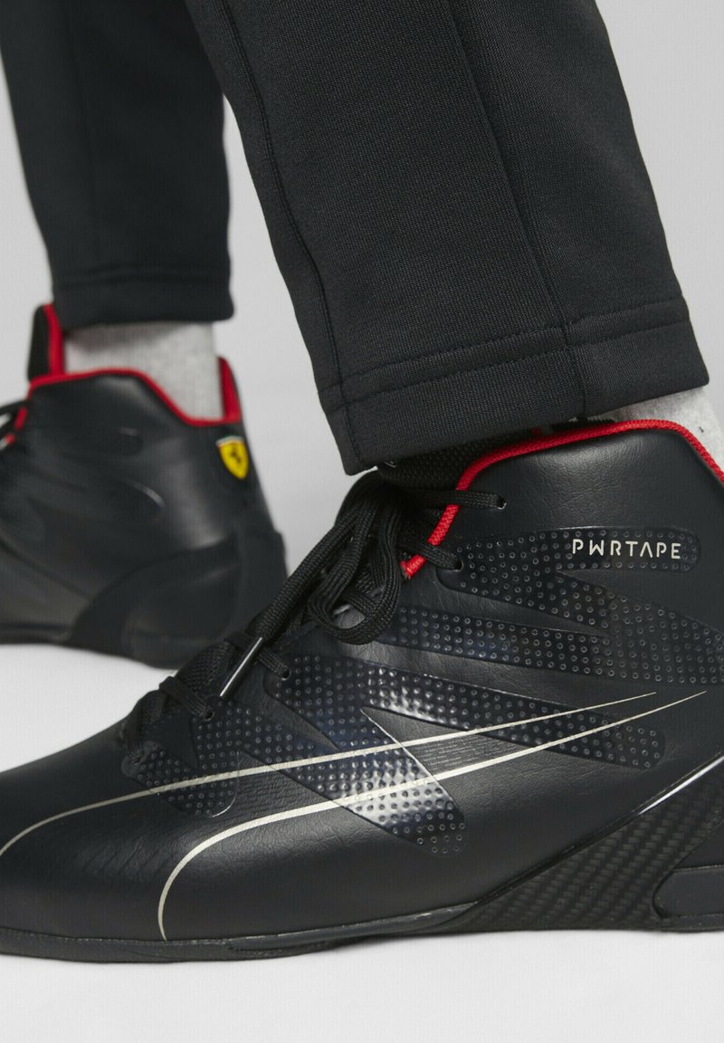 Puma SCUDERIA FERRARI CARBON CAT MID FAHR - Trainers - black black ...