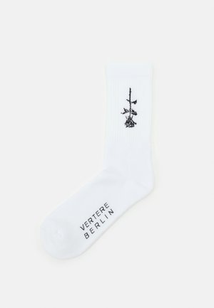 Vertere Berlin REVERSE ROSE SOCKS UNISEX - Socken - white red/weiß ...