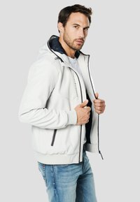 Koroshi TECHNICAL - Light jacket - gris perla pearl grey/off-white ...