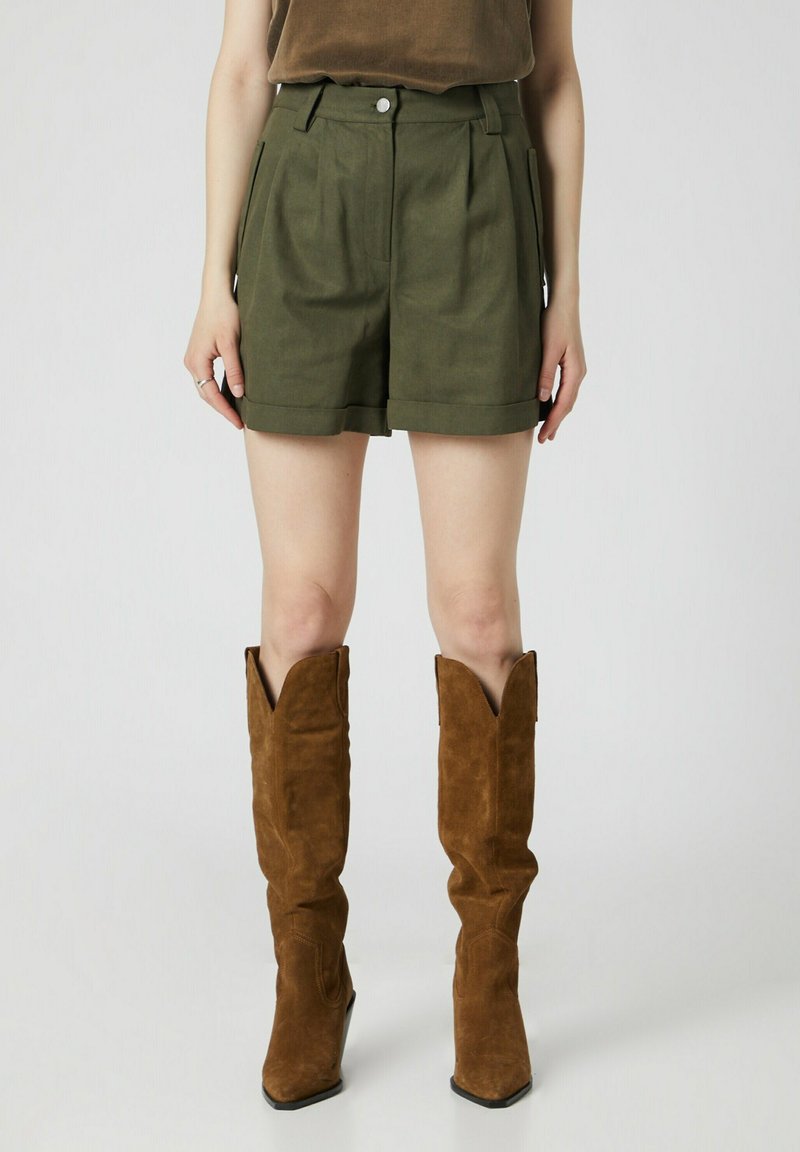 Guido Maria Kretschmer Collection ROBIN - Shorts - khaki/grün - Zalando.de