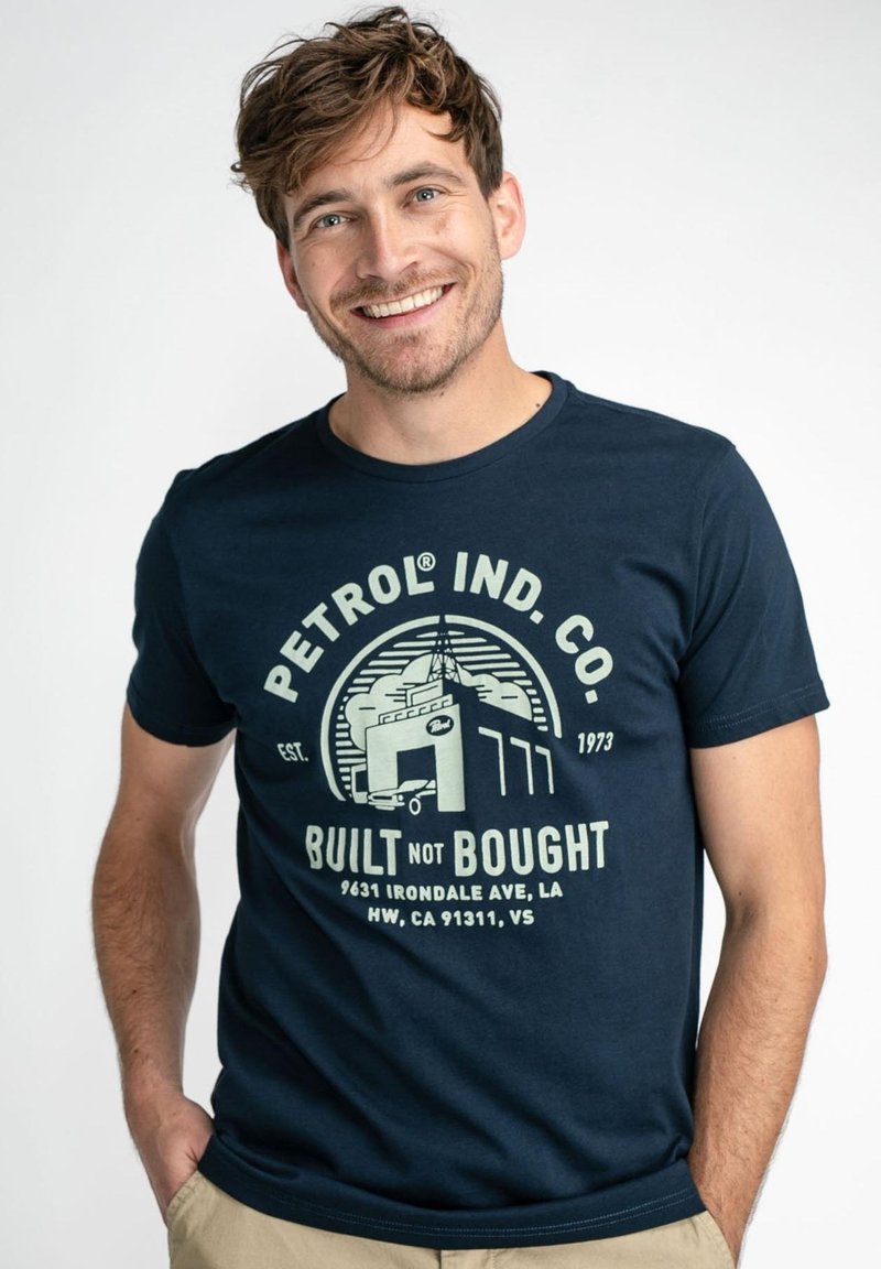 Petrol Industries INDUSTRIAL - Print T-shirt - midnight navy/blue - Zalando