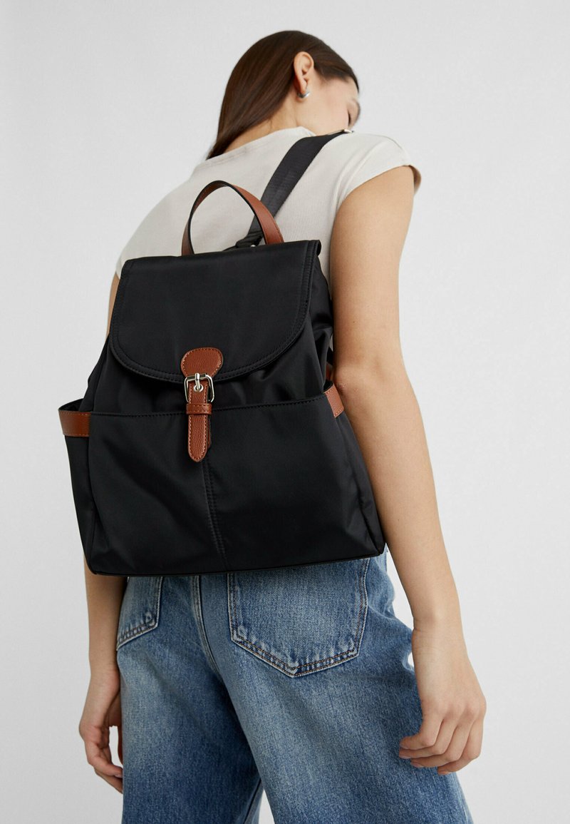 Stradivarius CONTRAST FABRIC BACKPACK - Rugzak - black/zwart - Zalando.be