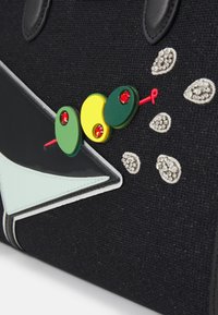 kate spade new york MANHATTAN MARTINI EMBELLISHED SMALL TOTE - Handtas ...