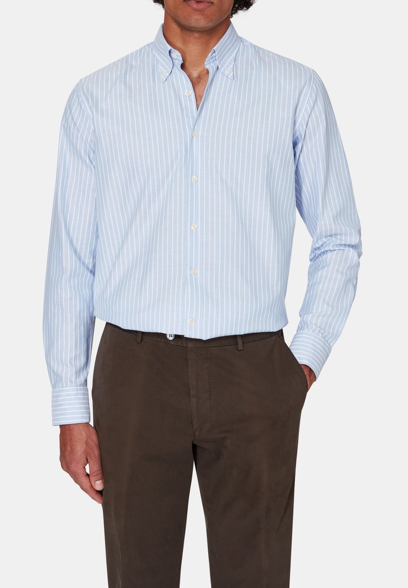Oscar Jacobson REG FIT BD C VARSITY STRIPE - Skjorta - light blue ...