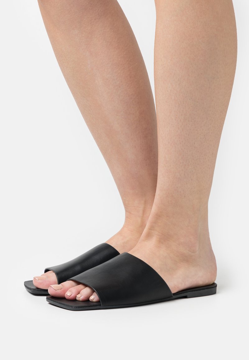 Rubi Shoes by Cotton On SELENA SINGLE VAMP SLIDE - Sandaler - black ...