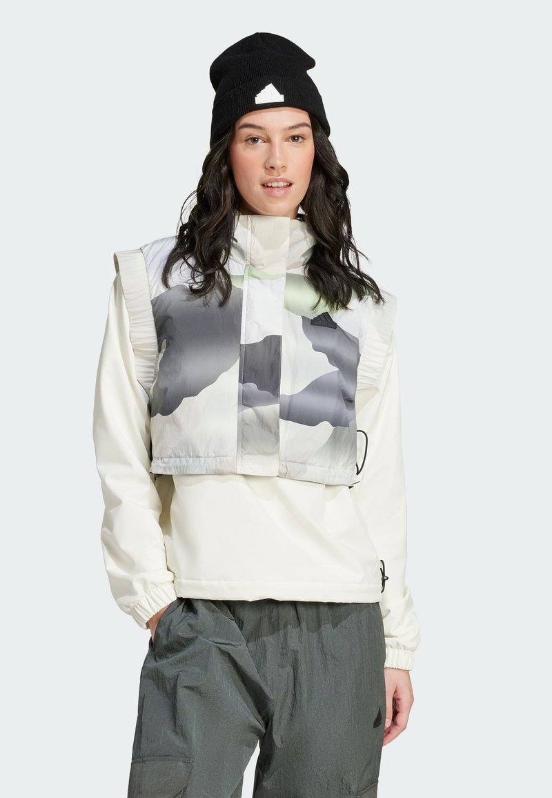 adidas Sportswear CITY ESCAPE CAMO - Waistcoat - legend ivy carbon ...