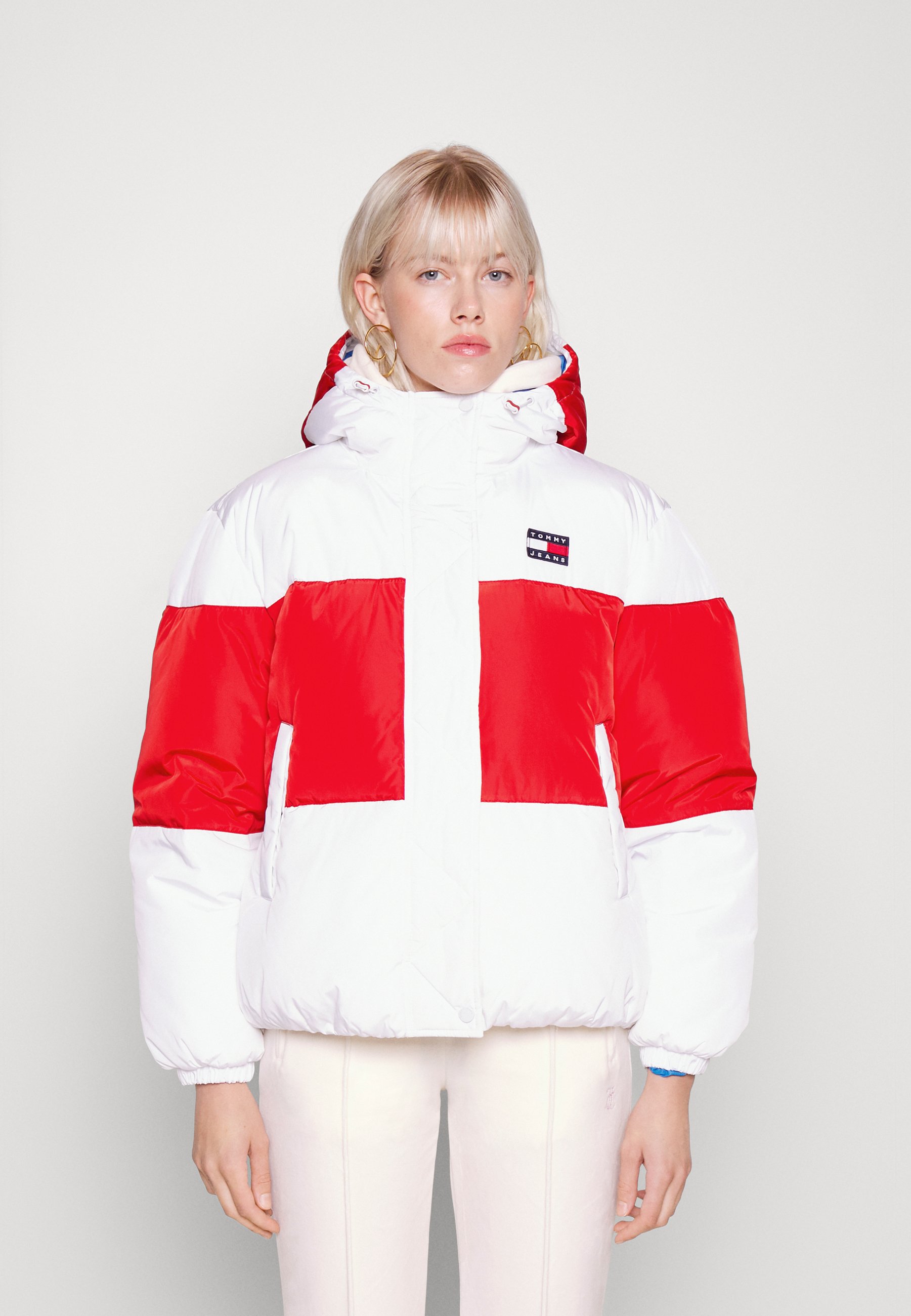 Tommy Jeans SHINY BADGE PUFFER Winterjacke deep crimson multi rot Zalando