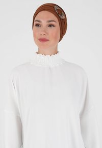 Modanisa INSTANT TURBAN HALIMA X - Kopftuch - brown/braun - Zalando.de