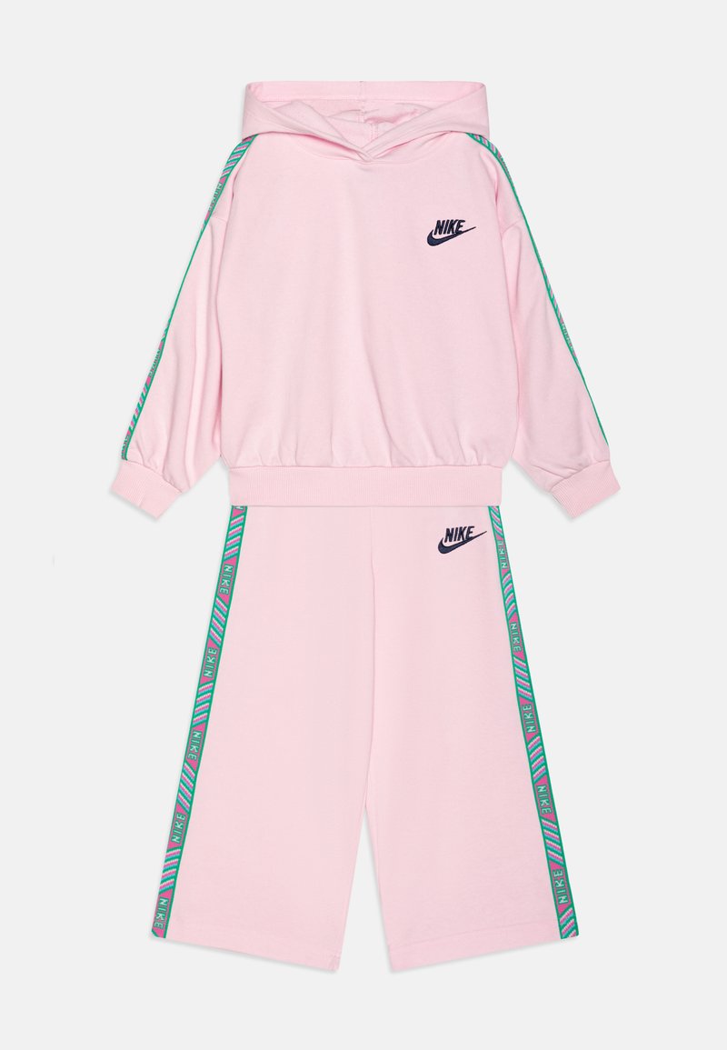 Nike Sportswear HAPPY CAMPER SET - Tracksuit - pink foam/pink - Zalando.ie