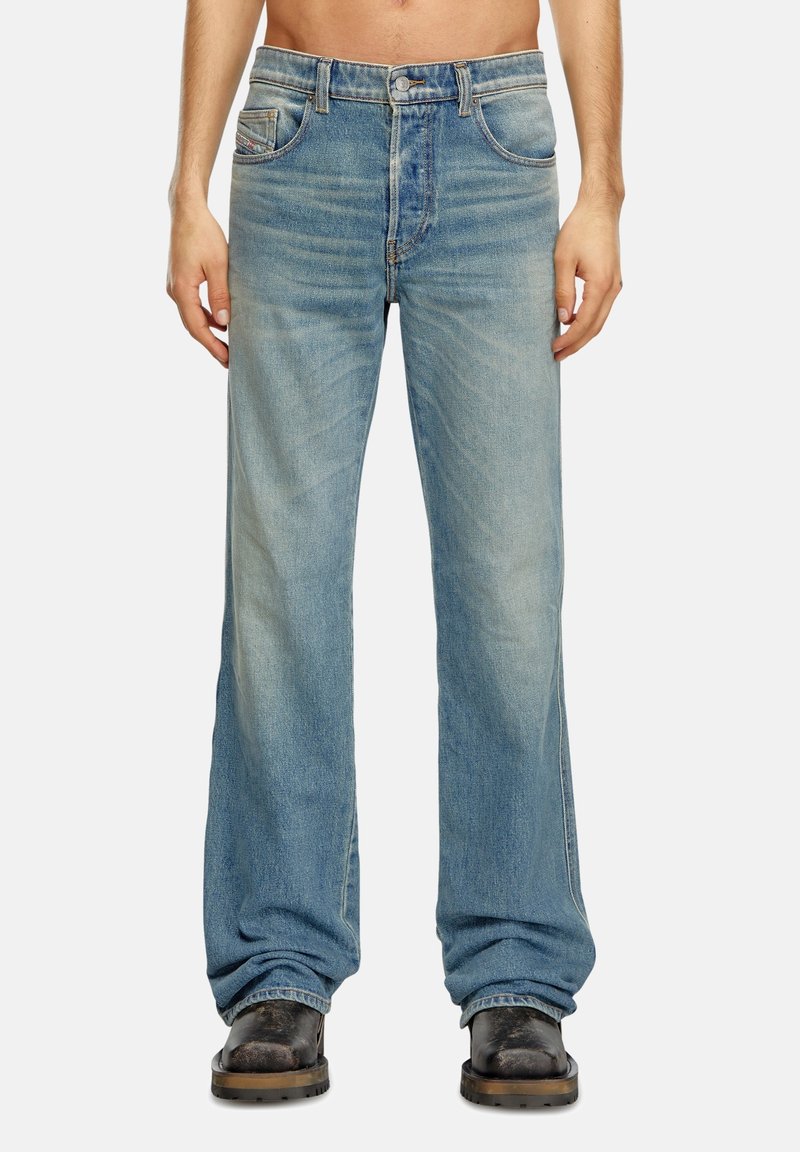 Diesel BUCK - Bootcut jeans - light blue - Zalando
