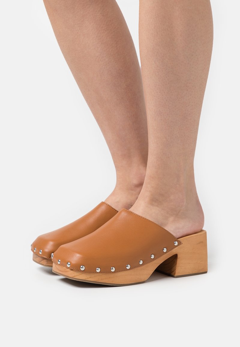 ASRA JUDE - Clogs - spice tan/light brown - Zalando.ie