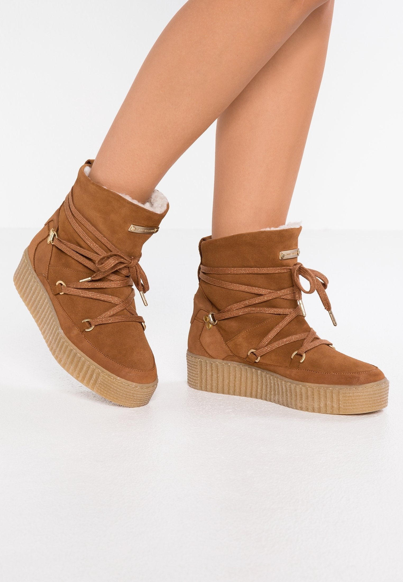 Tommy hilfiger cozy boots store
