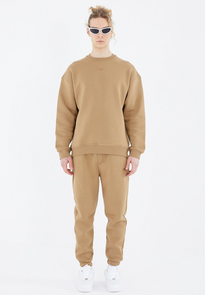Megaman BASIC JOGGER SET - Tracksuit - cappuccino/light brown - Zalando.de