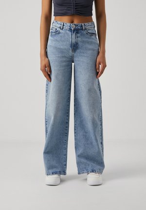 Noisy May MIT WEITEM BEIN NMYOLANDA NORMAL WAIST - Jeans Straight Leg - light blue denim/light ...