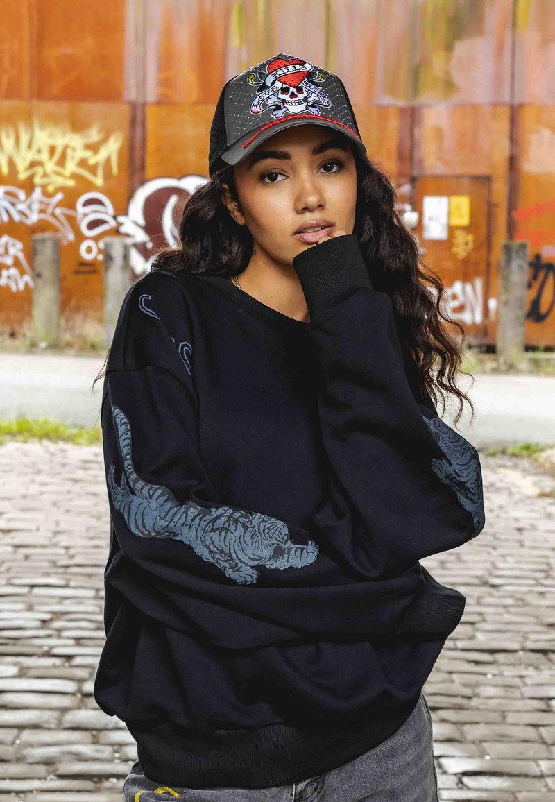 Ed Hardy LOVE SLOW DIAMOND TWILL FRONT - Pet - steel grey black/grijs ...