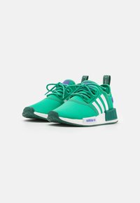 adidas Originals NMD_R1 UNISEX - Sneakers basse - semi court green ...