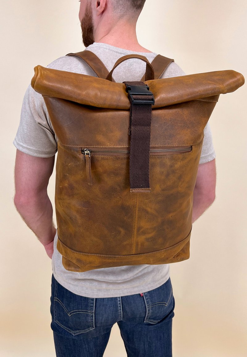 Gusti Leder MATTIS - Tagesrucksack - dark brown/dunkelbraun - Zalando.de