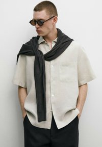 Massimo Dutti Camicia - beige - Zalando