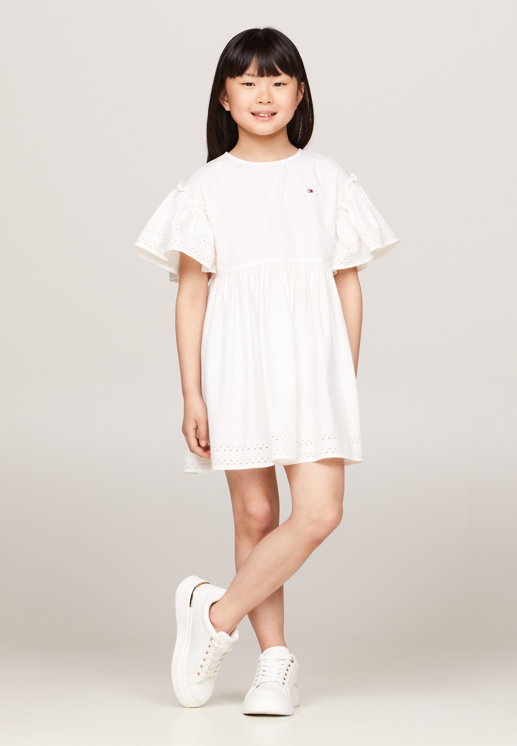 Tommy white dress store
