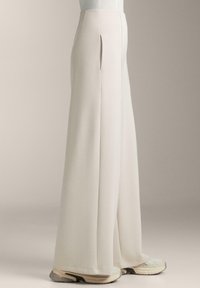 OYSHO STRAIGHT-LEG WITH SOFT-TOUCH AND CREASE - Kalhoty - sand/písková ...