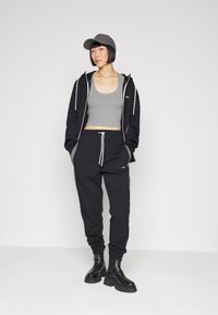 BOSS SET - Trainingsanzug - black/schwarz - Zalando.at