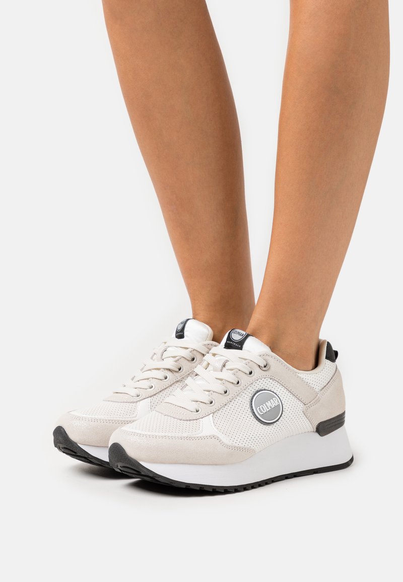 Colmar Originals TRAVIS AUTHENTIC - Tenisky - white/bílá - Zalando.cz