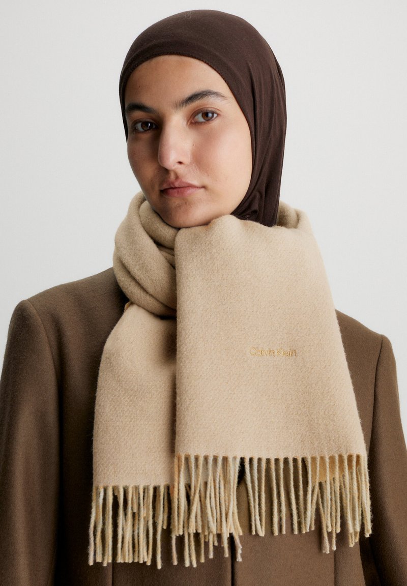 Calvin Klein TWO TONES - Eșarfă - doeskin/bej - Zalando.ro