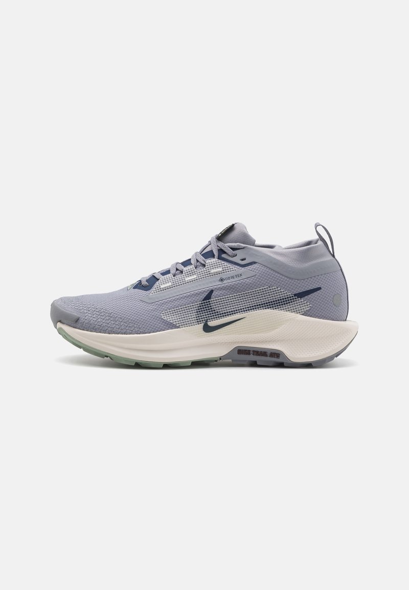 Nike Performance PEGASUS TRAIL 5 GTX - Trail running shoes - cement ...
