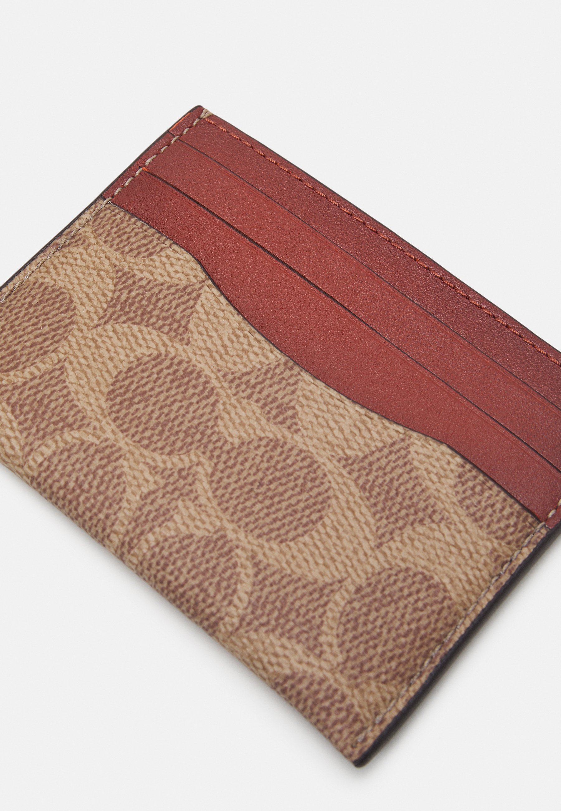 Flat card case store