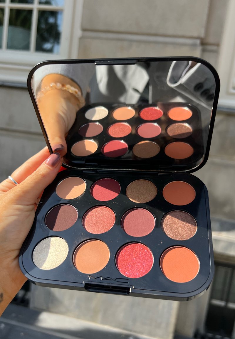 MAC CONNECT-IN-COLOUR EYESHADOW PALETTE - Oogschaduwpalet - future ...