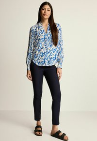 Next LONG SLEEVE V-NECK CUFF - REGULAR FIT - Blouse - blue ecru cream ...