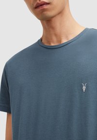 AllSaints TONIC CREW - T-Shirt basic - workers blue/blaugrau - Zalando.de