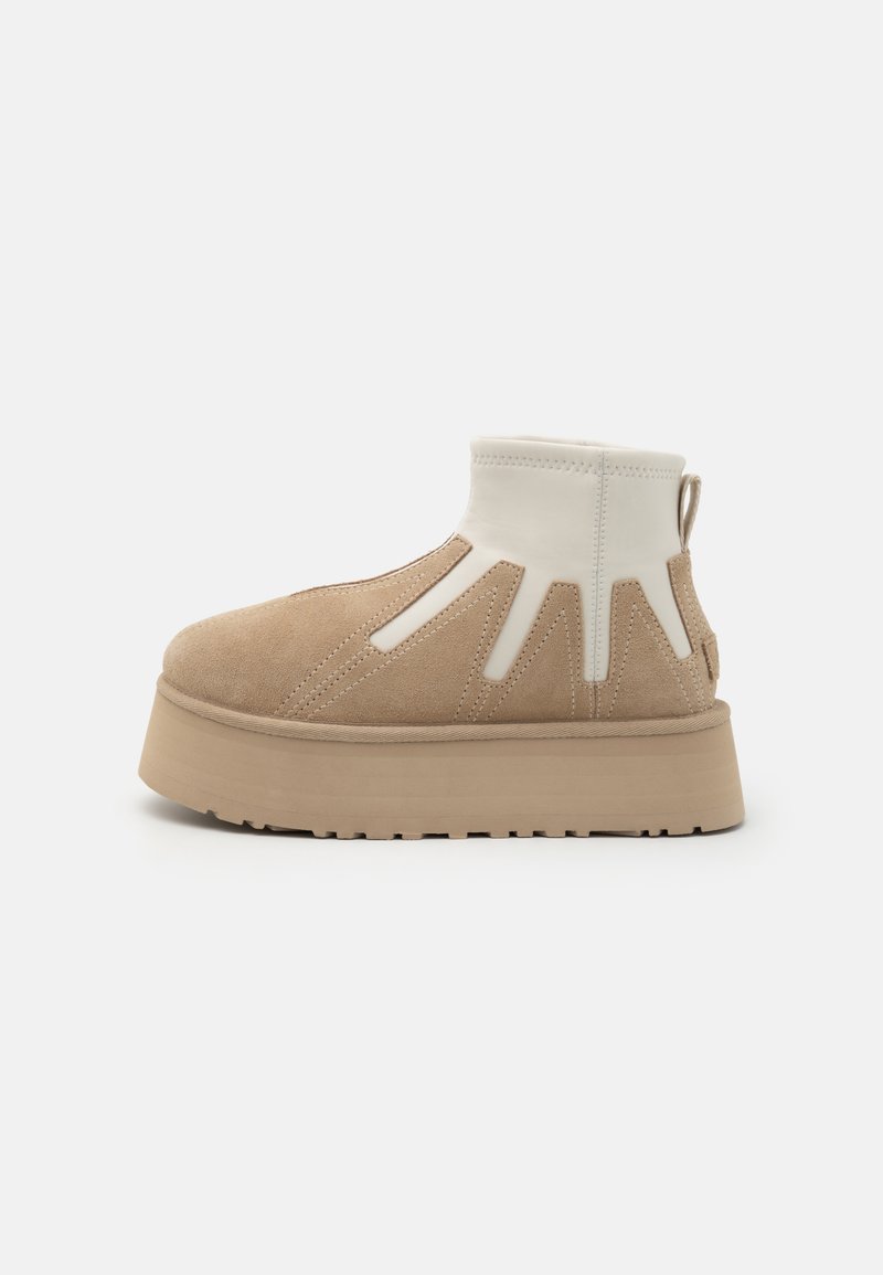 UGG CLASSIC MINI DIPPER SUNWAVE - Plateaustøvletter - sand - Zalando.dk