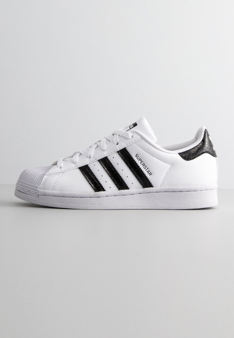 adidas Originals SUPERSTAR J - Sneakers laag - ftwr white/core black ...