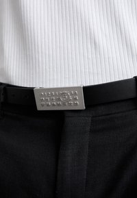 MM6 Maison Margiela LABEL LOGO UNISEX - Skärp - black/svart - Zalando.se