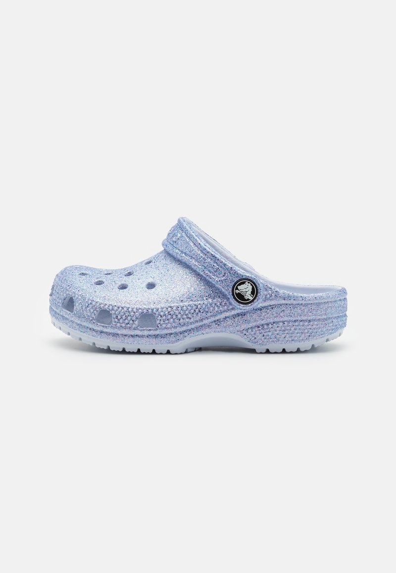 Crocs CLASSIC GLITTER - Pool slides - frosted glitter/blue-grey - Zalando