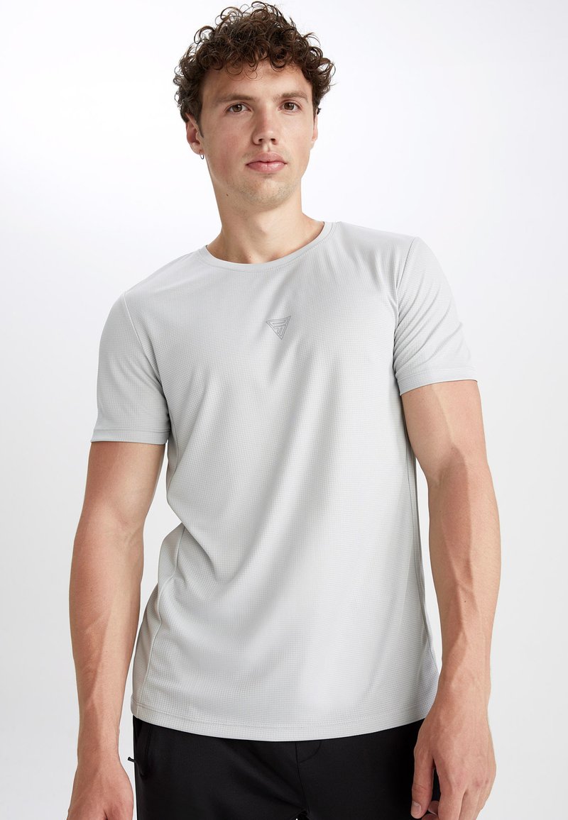 DeFacto T-Shirt basic - grey/grau - Zalando.de