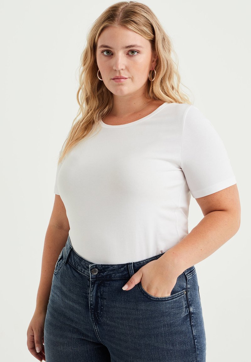 WE Fashion CURVE - T-Shirt basic - white/weiß - Zalando.de