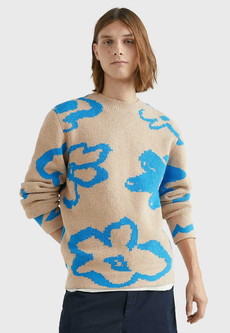 Tommy Hilfiger FLORAL RELAXED FIT - Jumper - shocking blue countryside ...
