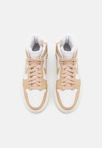 Jordan AIR JORDAN 1 ELEVATE MID - Zapatillas altas - white/desert sail ...
