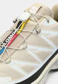 Salomon Sportstyle XT 6 UNISEX - Sneakers laag - rainy day/black/white ...