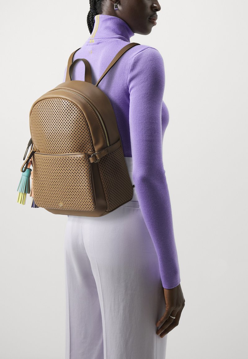 PARFOIS BACKPACK HIVE - Sac à dos - camel - ZALANDO.FR