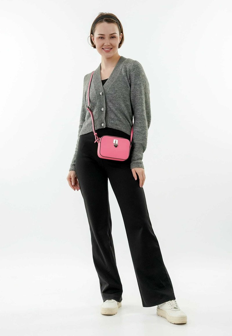 Emily & Noah Cross body bag - pink/pink - Zalando.ie