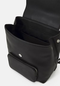 Calvin Klein MUST BACKPACK - Tagesrucksack - ck black/schwarz - Zalando.ch