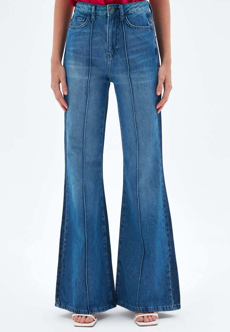 adL BELL BOTTOMS - Flared Jeans - navy blue/blau - Zalando.de